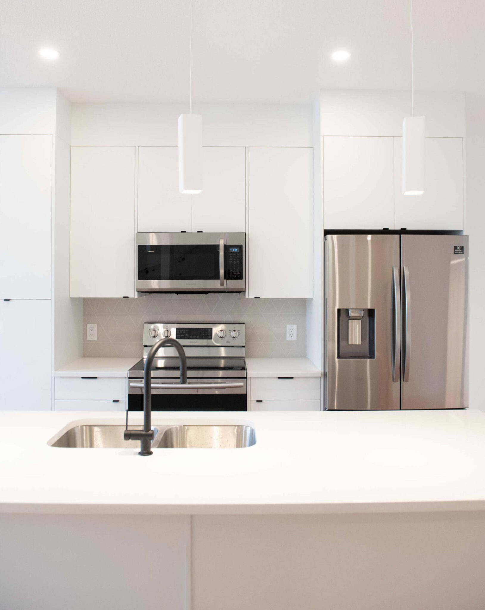 Modern Kitchen Cabinets in Calgary | Zen Living